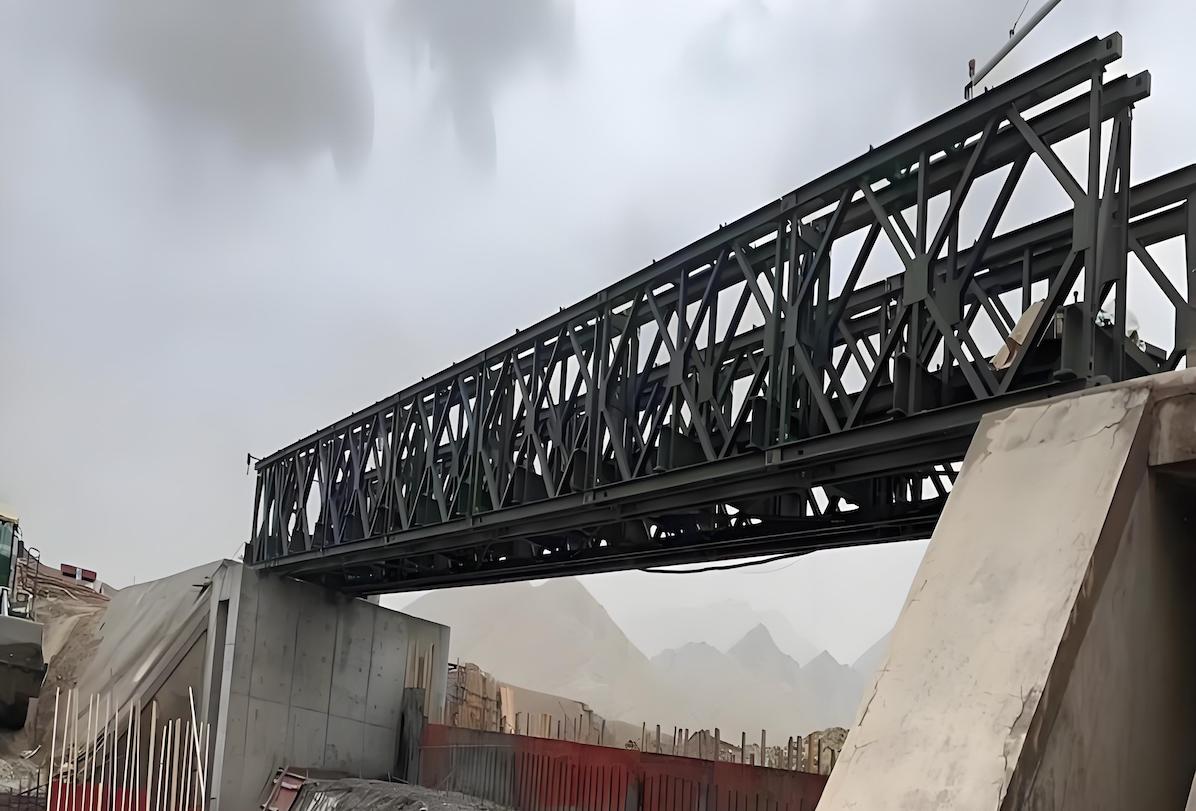 What are the key differences between a Bailey bridge and a truss bridge ...