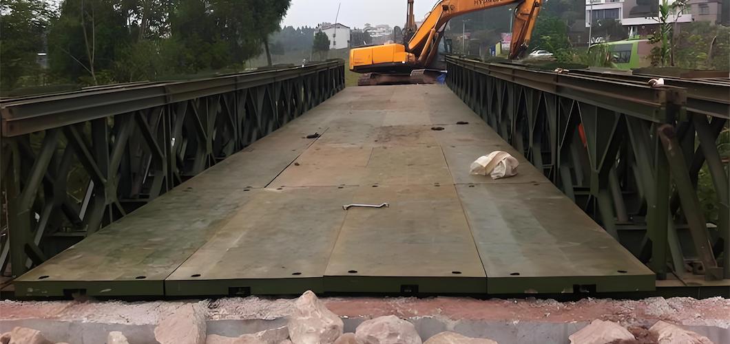 What are the typical materials used in constructing temporary walkway ...